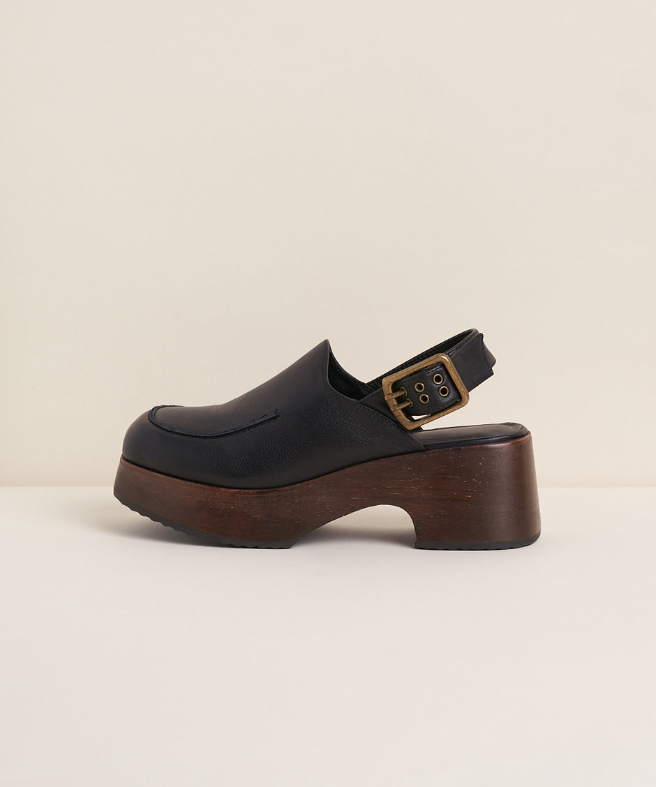 Clogs – Charlotte Stone